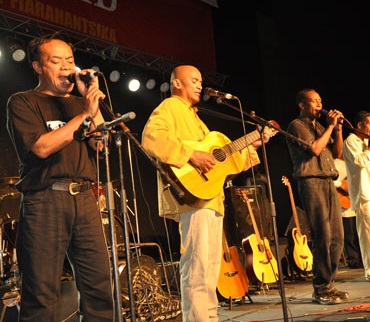 Tournée : Mahaleo au complet pour Antsirabe et Antananarivo