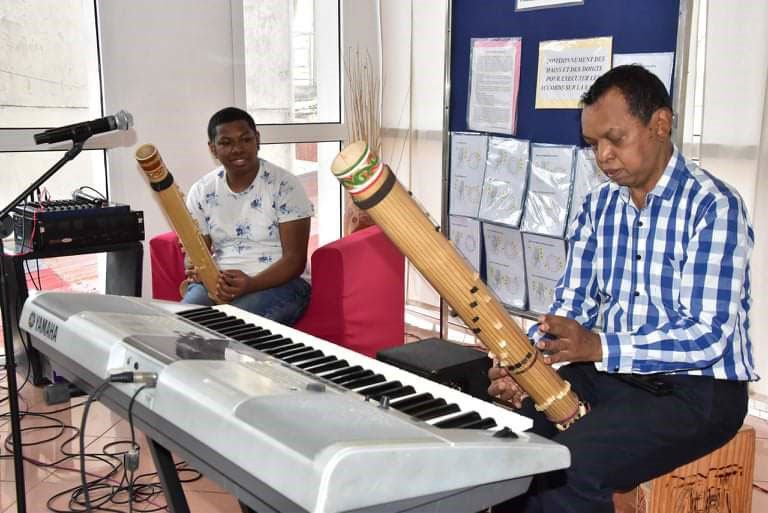 Musique : La Valiha évolue vers la mondialisation - Culture