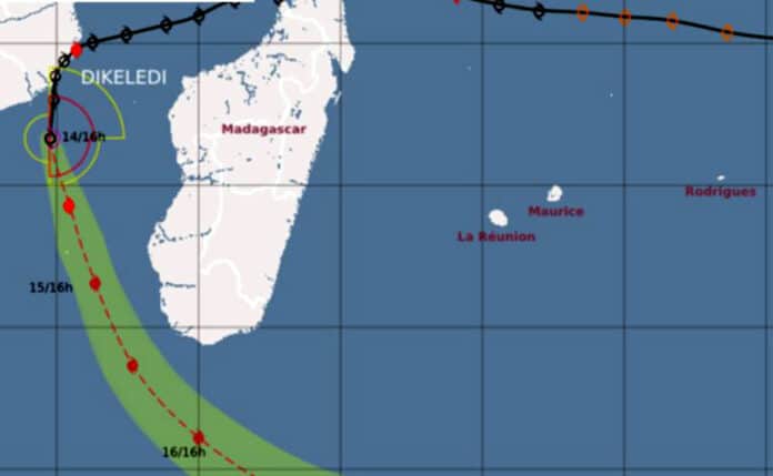 Dikeledi bientôt classé cyclone intense : Vigilance rouge « vents forts ...