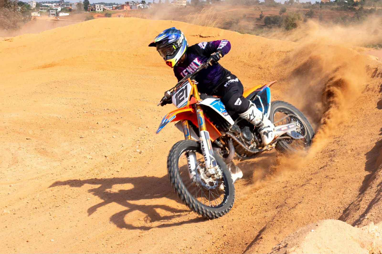 Portrait : Jeremy Rakotoarimanana, le prodige du motocross malgache ...