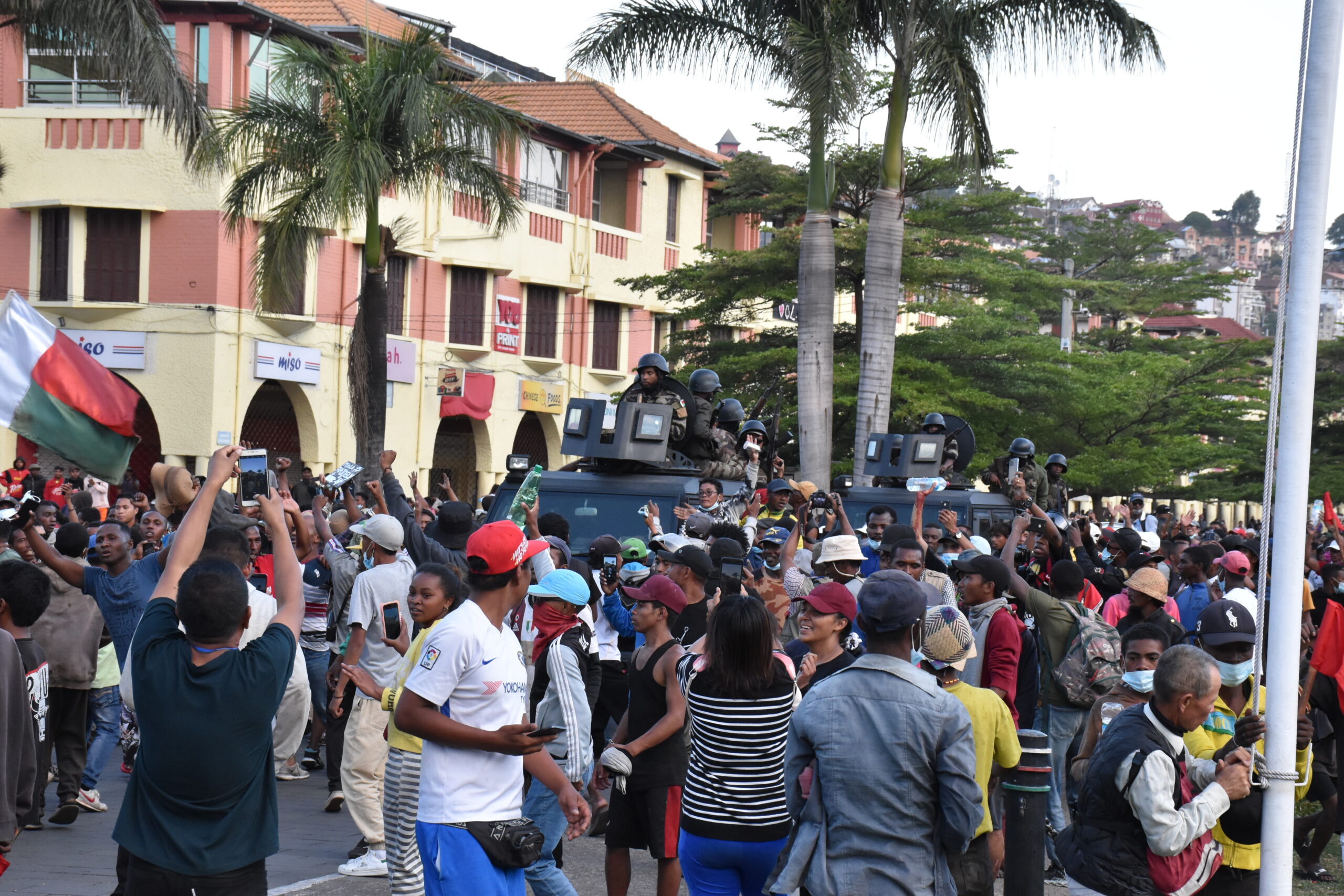 Manifestations : Prise de la Place du 13 mai avec le CAPSAT