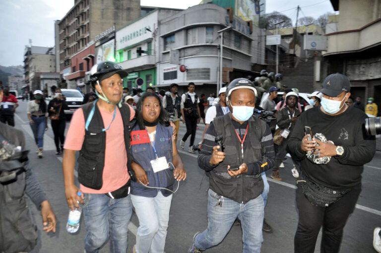Reporter Sans Frontières : « Au moins quatre journalistes blessés par ...